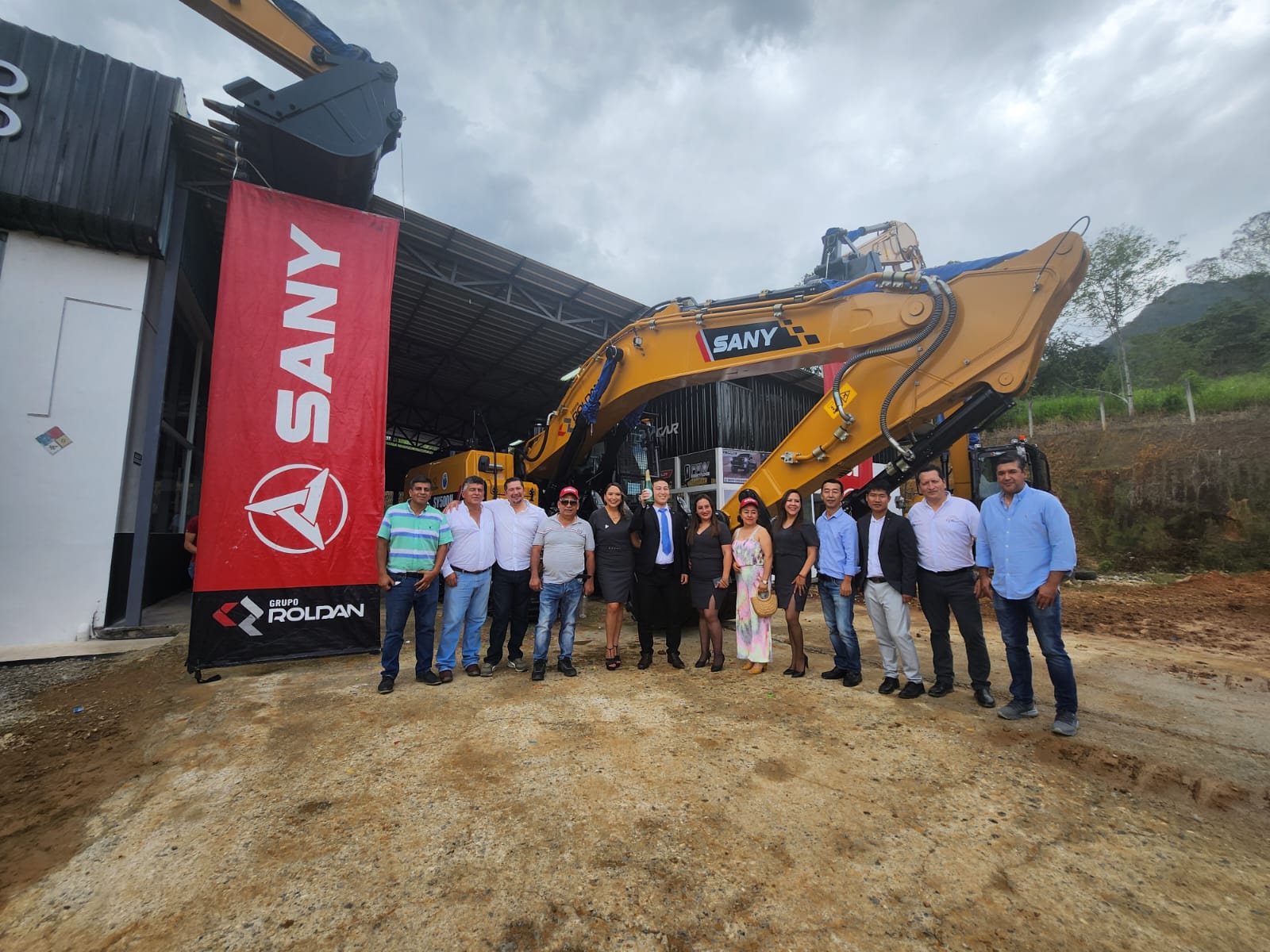 Grupo Roldán y SANY lanzan nueva Excavadora al mercado Ecuatoriano | SANY