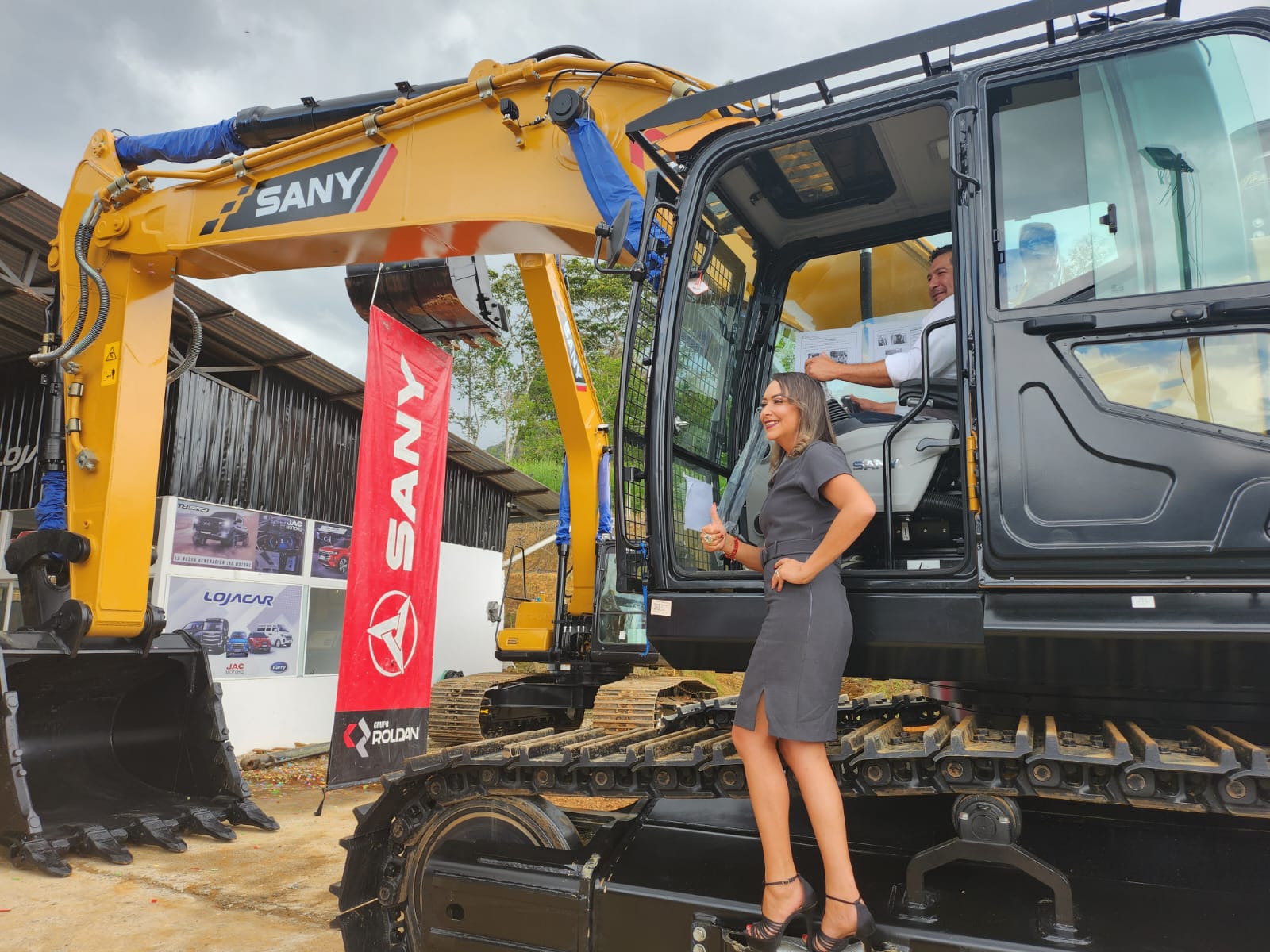 Grupo Roldán y SANY lanzan nueva Excavadora al mercado Ecuatoriano | SANY